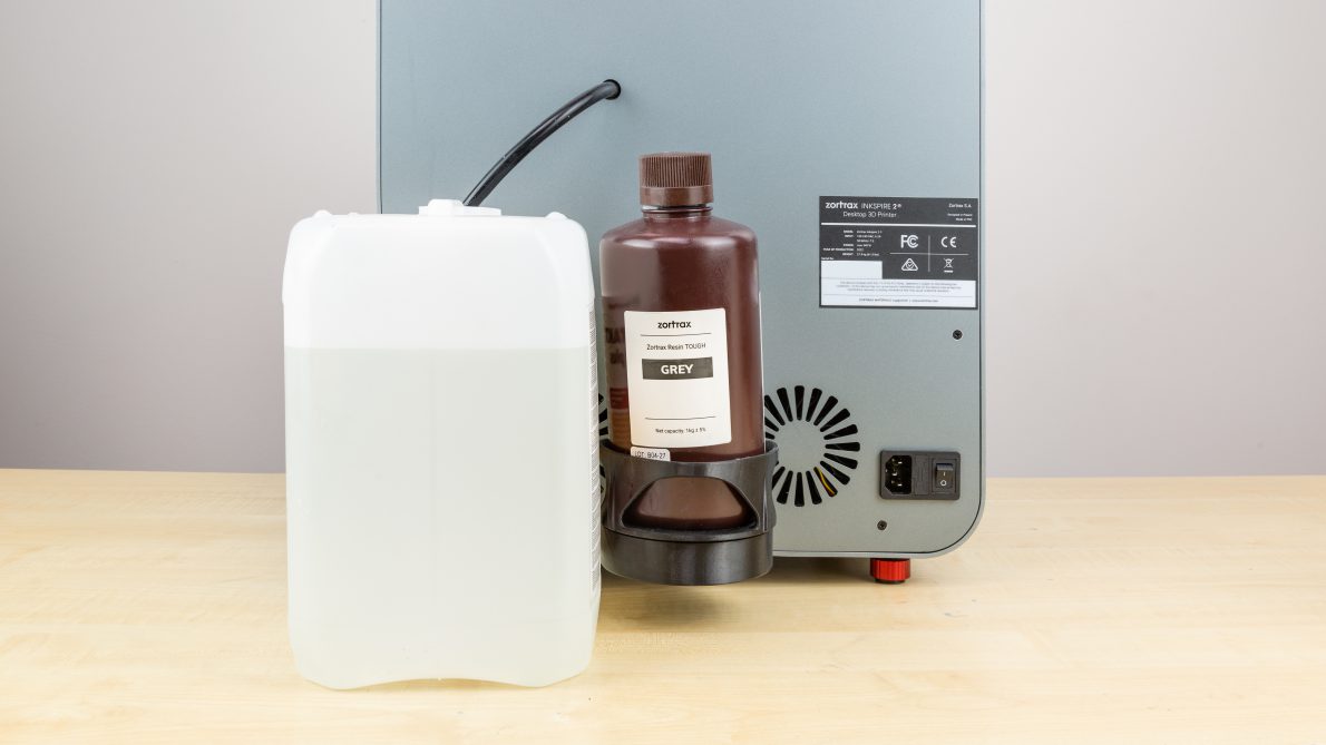 Cleaning the Resin Vat with IPA Solvent - Zortrax