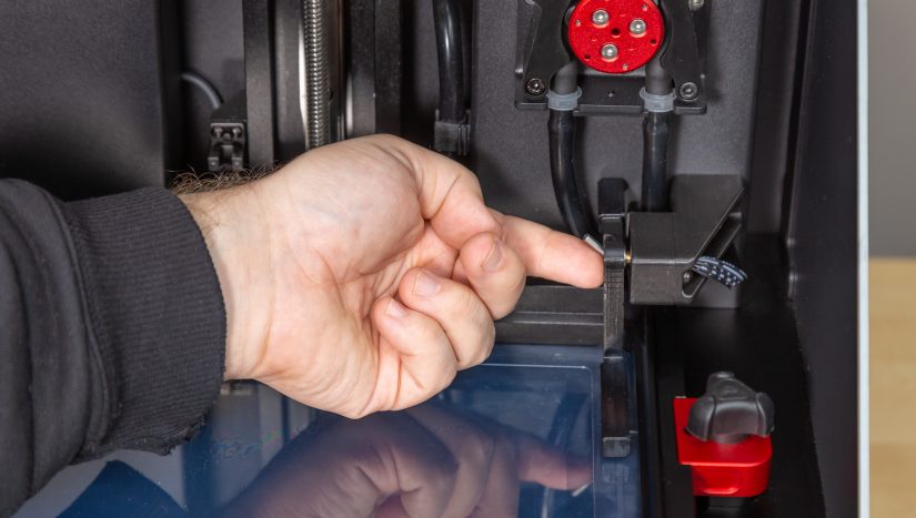 Pumping Resin out of the Resin Vat - Zortrax