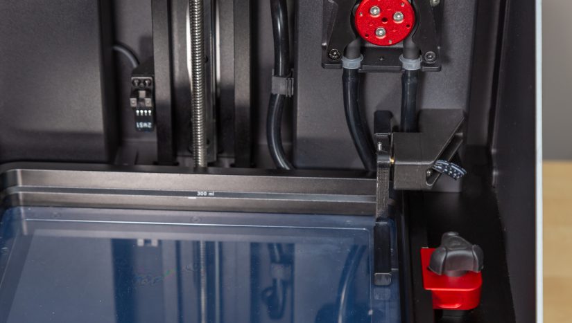 Pumping Resin out of the Resin Vat - Zortrax